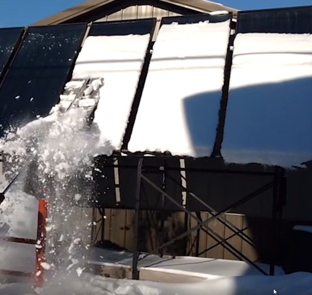 MinnSnowta Apollo Roof Razor Solar Sweeper Premium Snow Razor