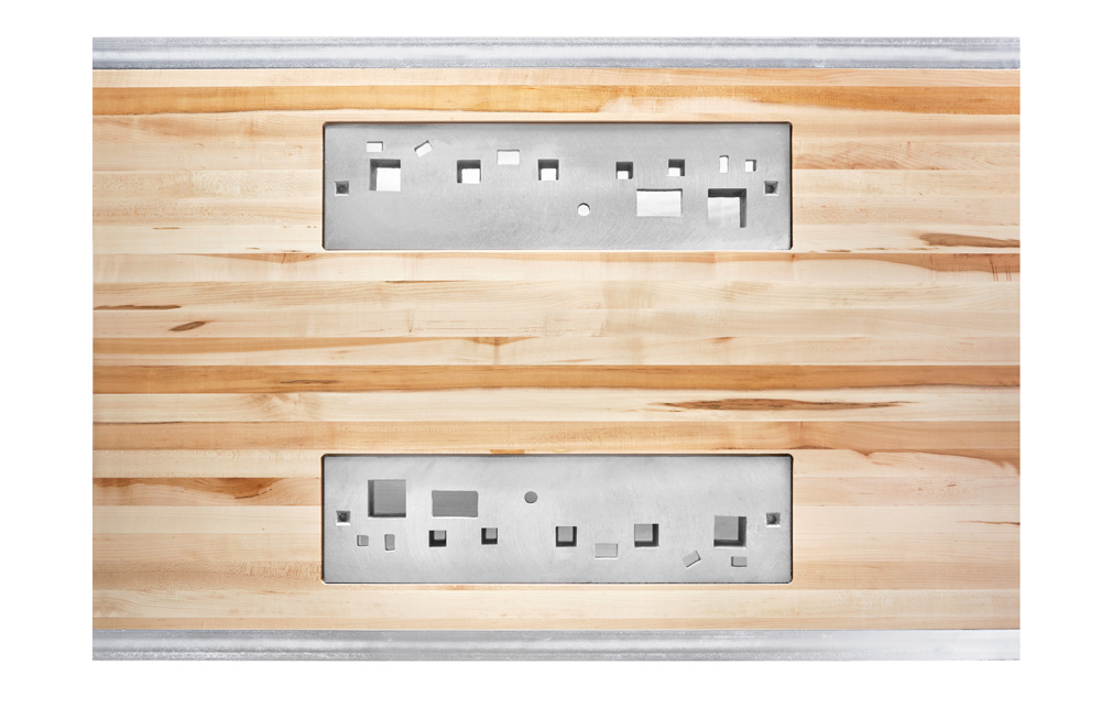 DIVERSIFIED WOODCRAFTS Sheet Metal Bench - wood w/2 plates